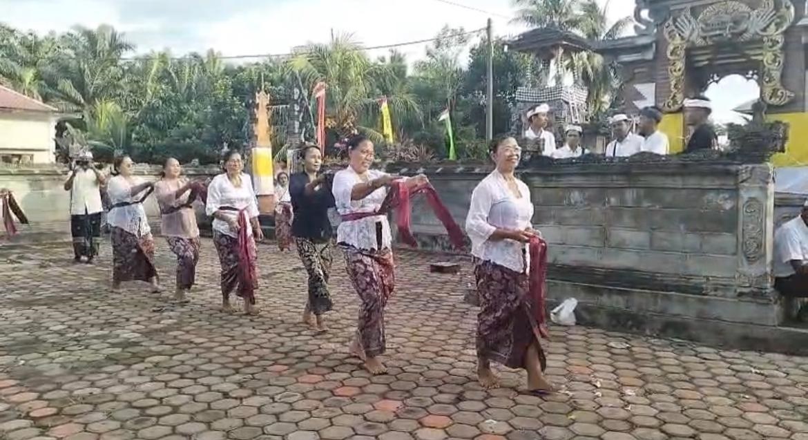 Rangkaian Prosesi Adat Hari Nyepi di Desa Sunda Kelapa: Pawai Ogoh-Ogoh ...